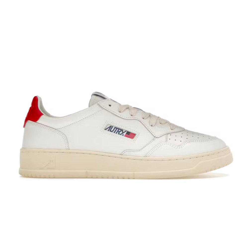 Autry White Red – SneakerStation